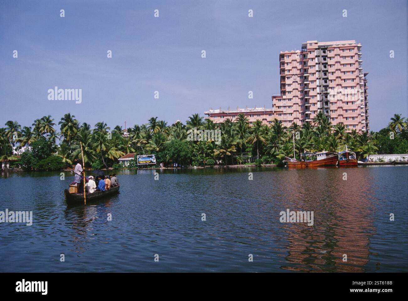 Multi storey building in Mata Amritanandamayi Ashram at Vallikkavu ...