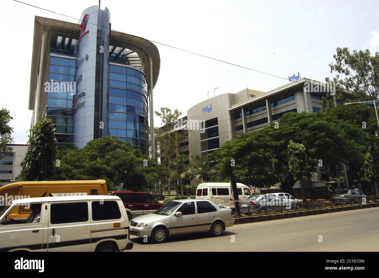 Rmz corp rmz titanium building hi-res stock photography and images - Alamy