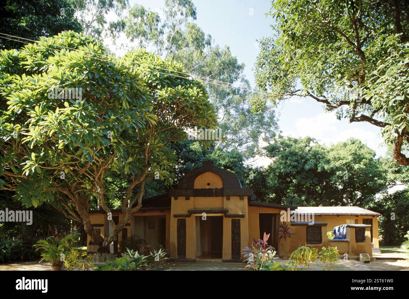 Shyamali designed by nandlal boss, Shantiniketan, west bengal, india ...