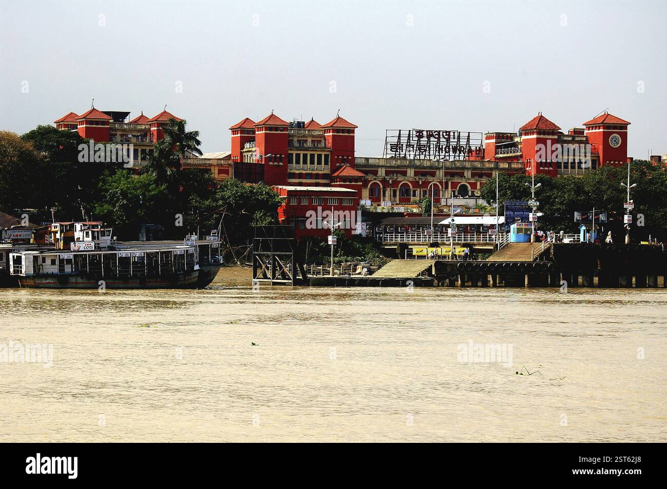 Howrah railway station old building in Calcutta, West Bengal, India ...
