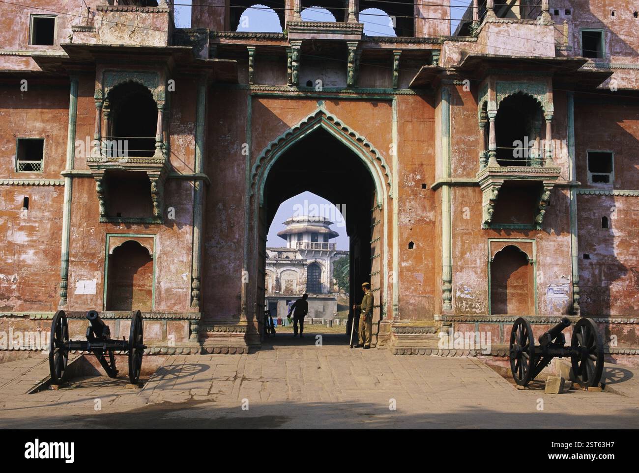India uttar pradesh varanasi ram hi-res stock photography and images ...