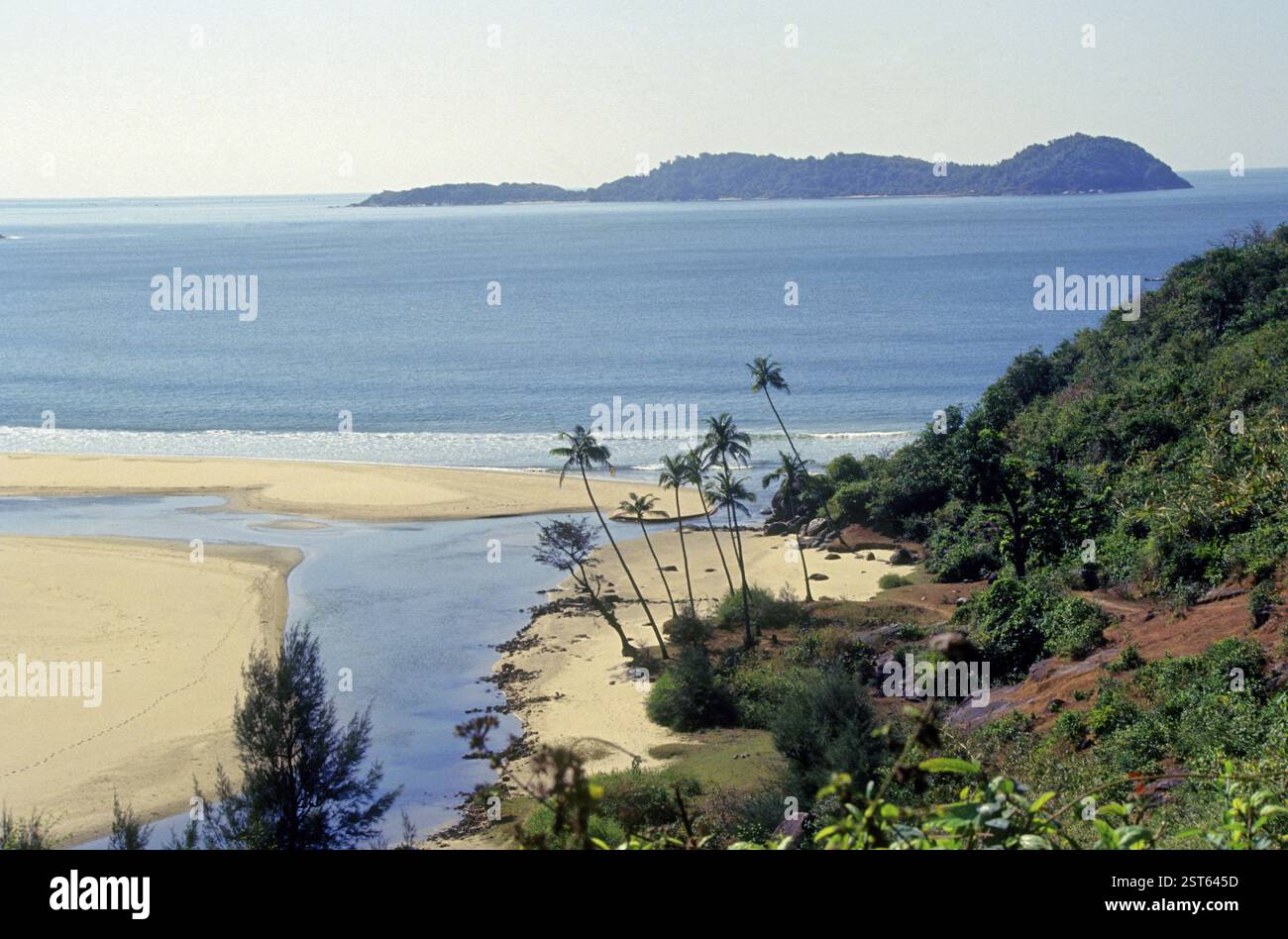 Karwar beach hi-res stock photography and images - Alamy