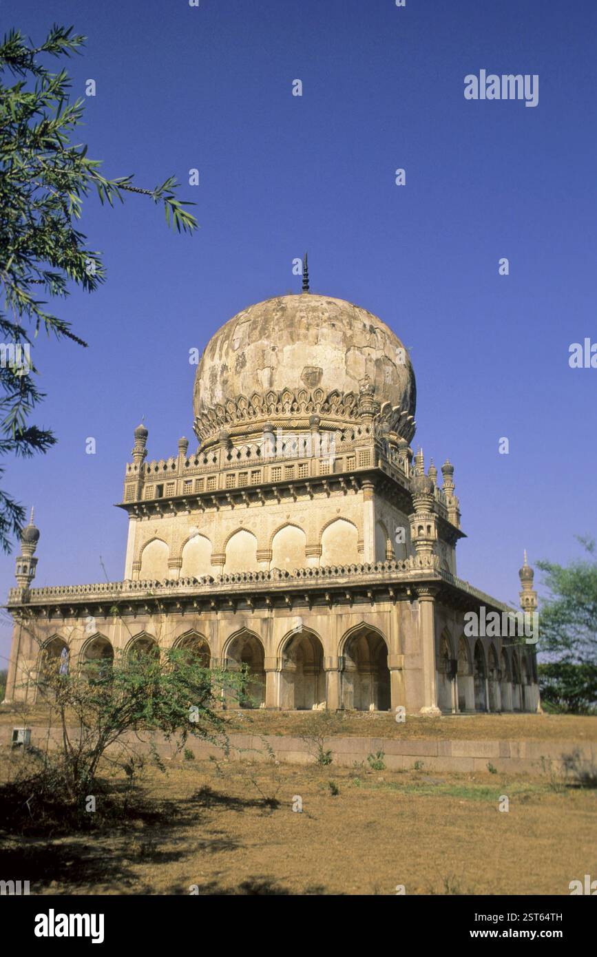 Qutab shahi tomb near Golconda fort, Hyderabad, Andhra Pradesh, India ...