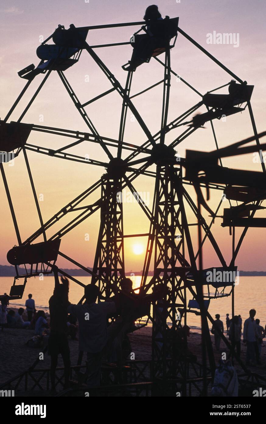 Giant Wheel, india Stock Photo - Alamy