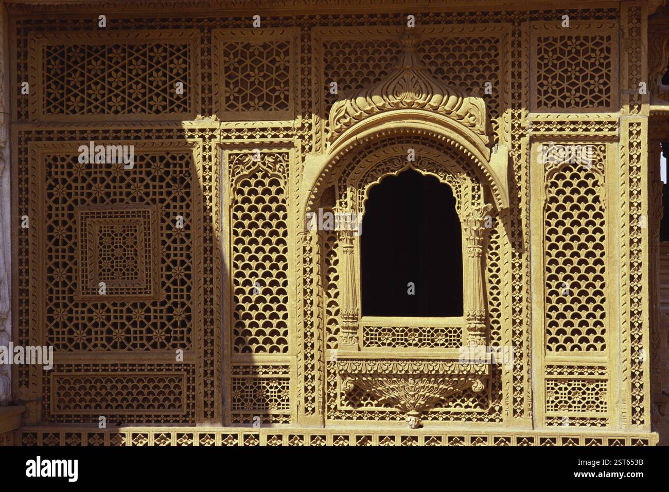 Carved window at Amar Sagar palace, Jaisalmer, Rajasthan, India, Asia ...