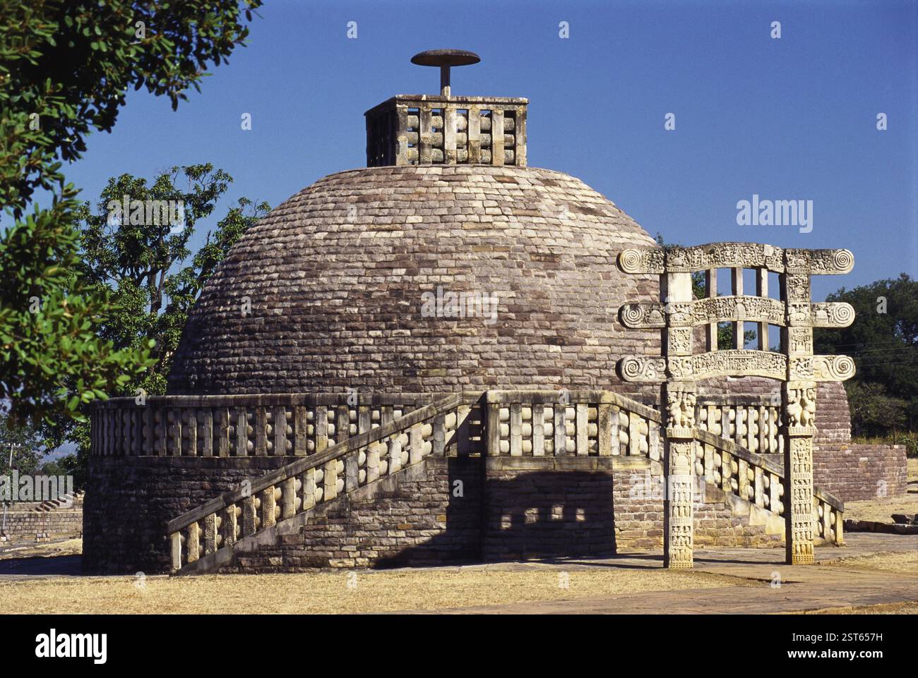 Sanchi stupa 1 hi-res stock photography and images - Alamy