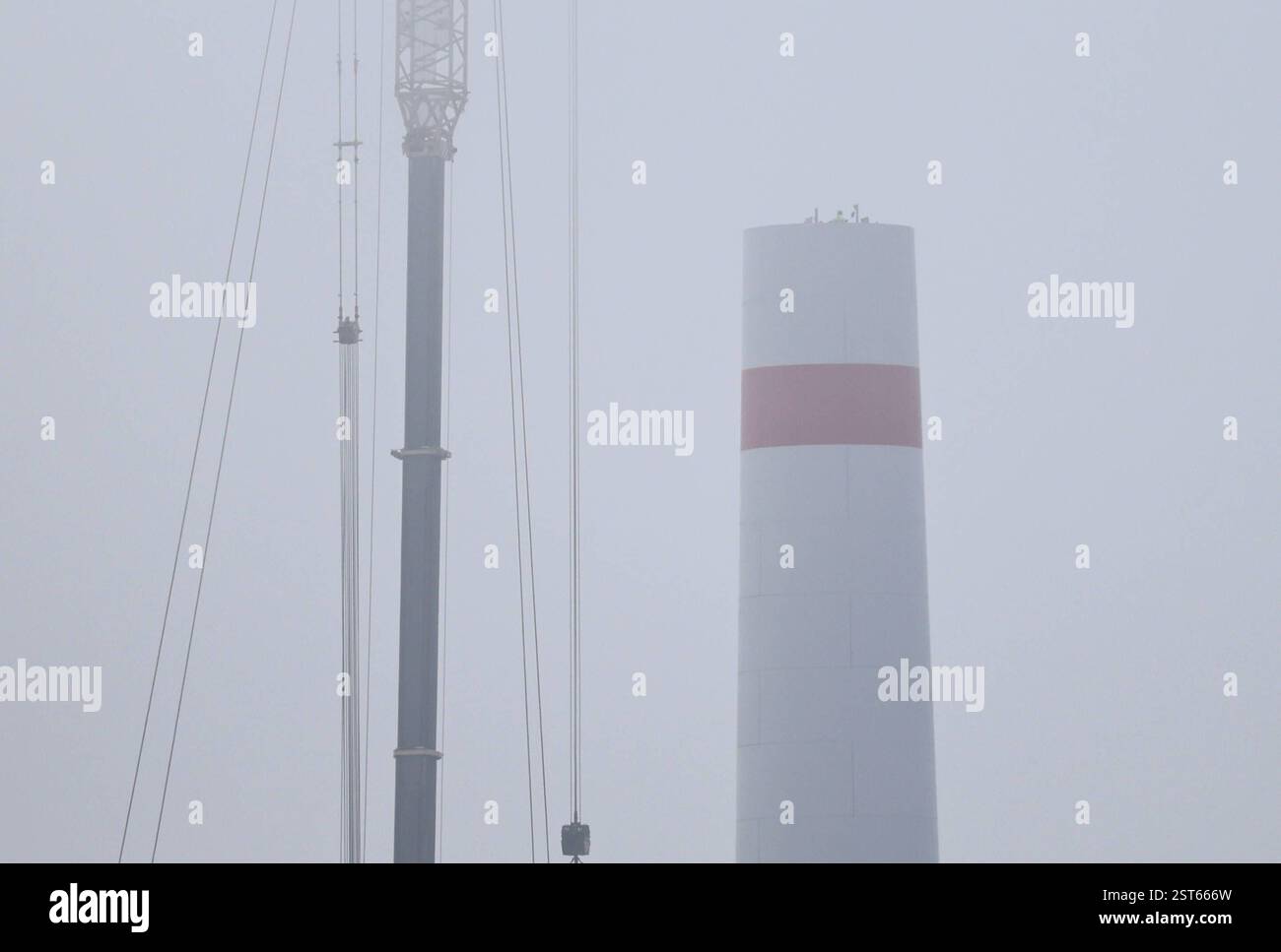 Windpark 17.02.2025, Bachra, im Windpark werden neue Windkraftanlagen ...