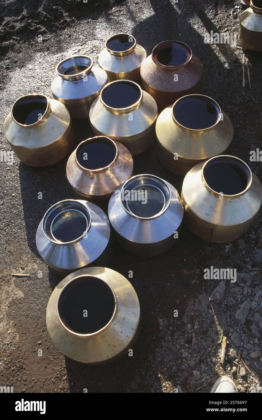 Pots, water problem, india Stock Photo - Alamy