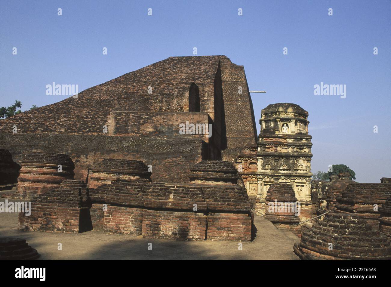 Huge main temple, corner tower and votiue stupas site No.3, Nalanda ...