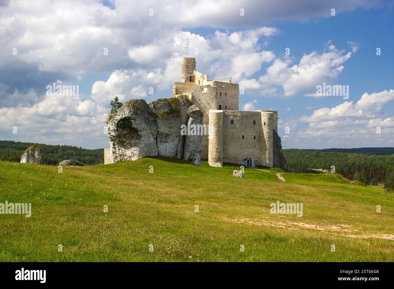 Ruins of medieval castle Mirow - Eagle's Nest Trail in Bobolice in ...