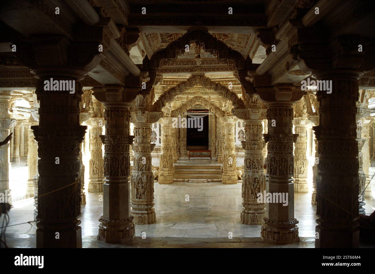 Pillars in Dilwara temple, Mount Abu, Rajasthan, India, Asia Stock ...