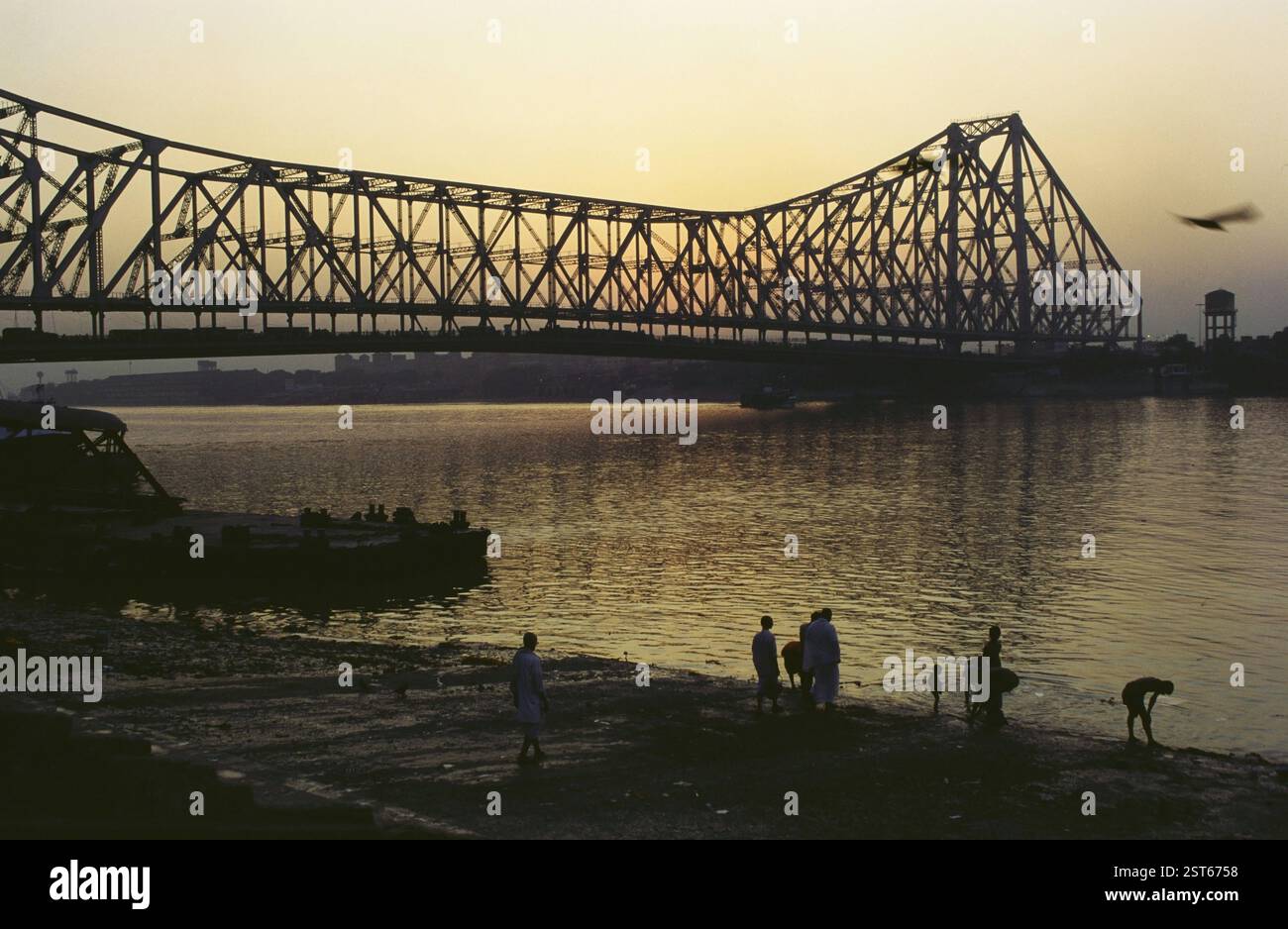 Howrah bridge India's biggest bridge over River Hooghly, Calcutta, West ...