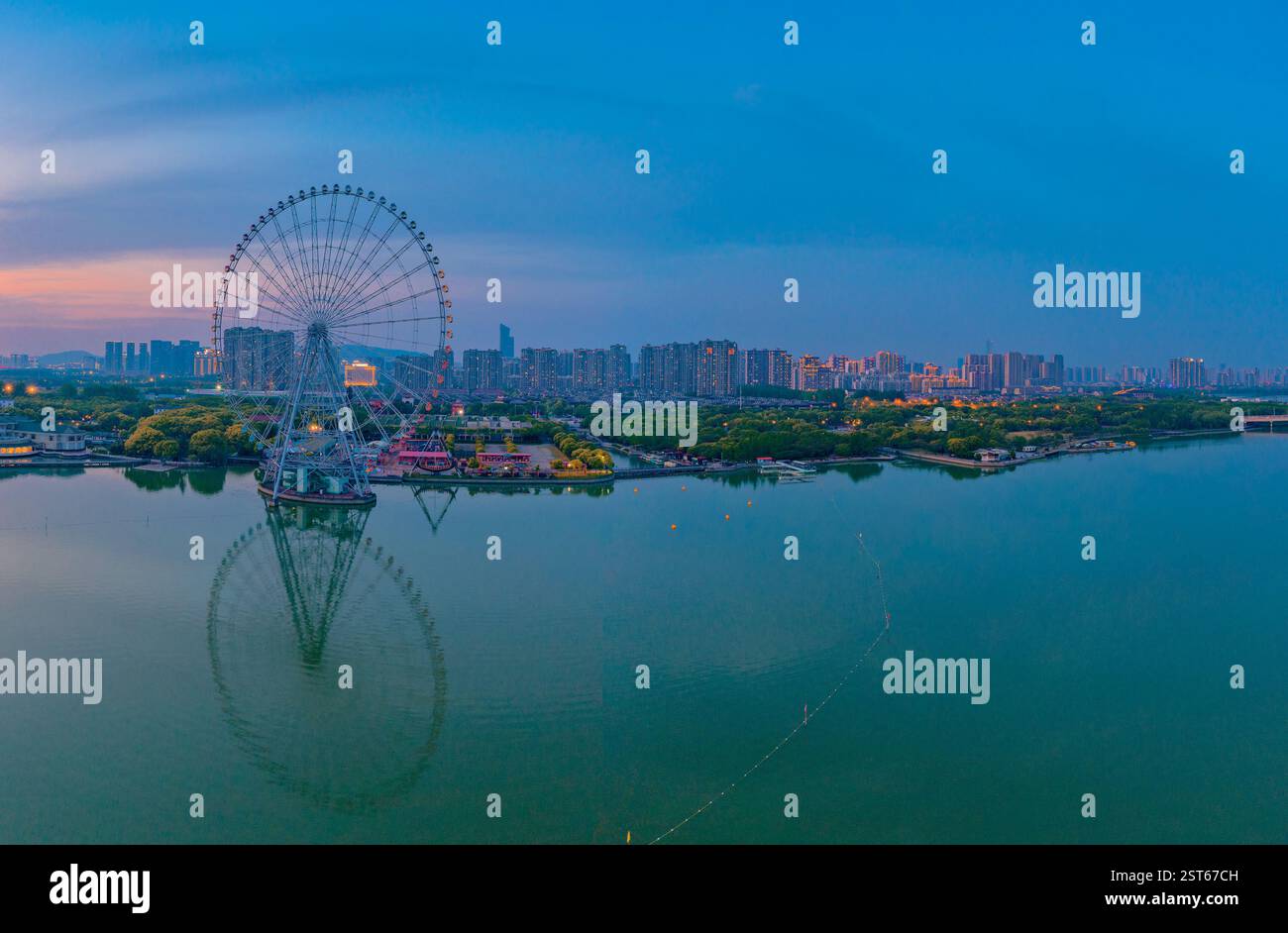 Dusk Scenery of Lihu Scenic Area, Wuxi City, Jiangsu Province, China ...