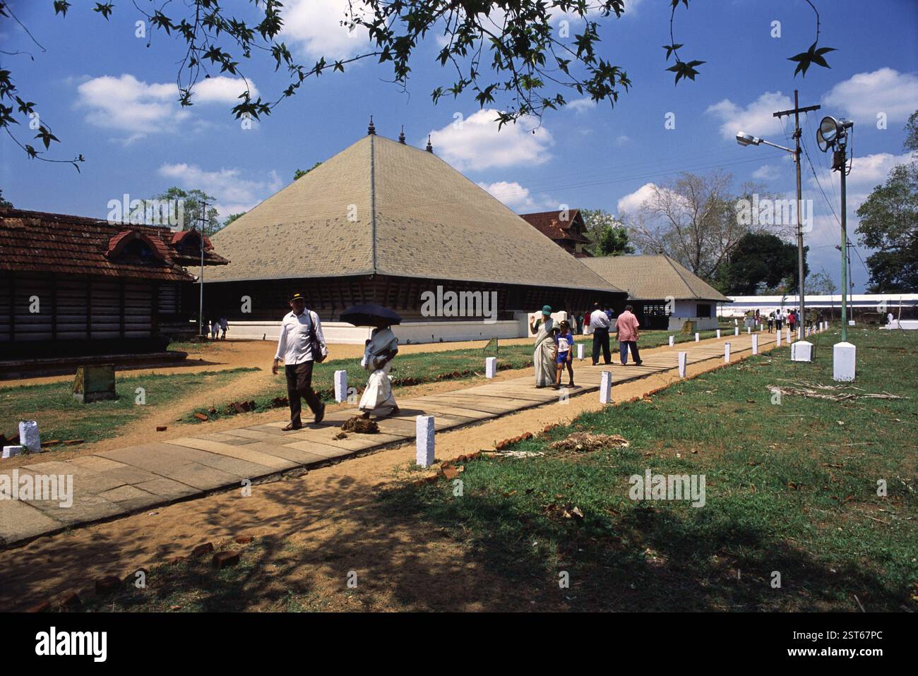 Koothambalam dance theatre in Vadakkunathan Temple, Thrissur, Kerala ...