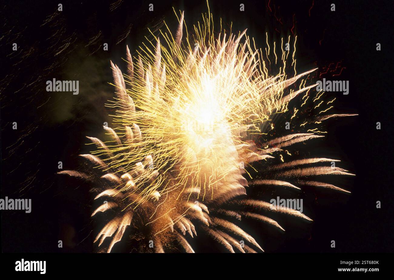 Indian fireworks hi-res stock photography and images - Alamy