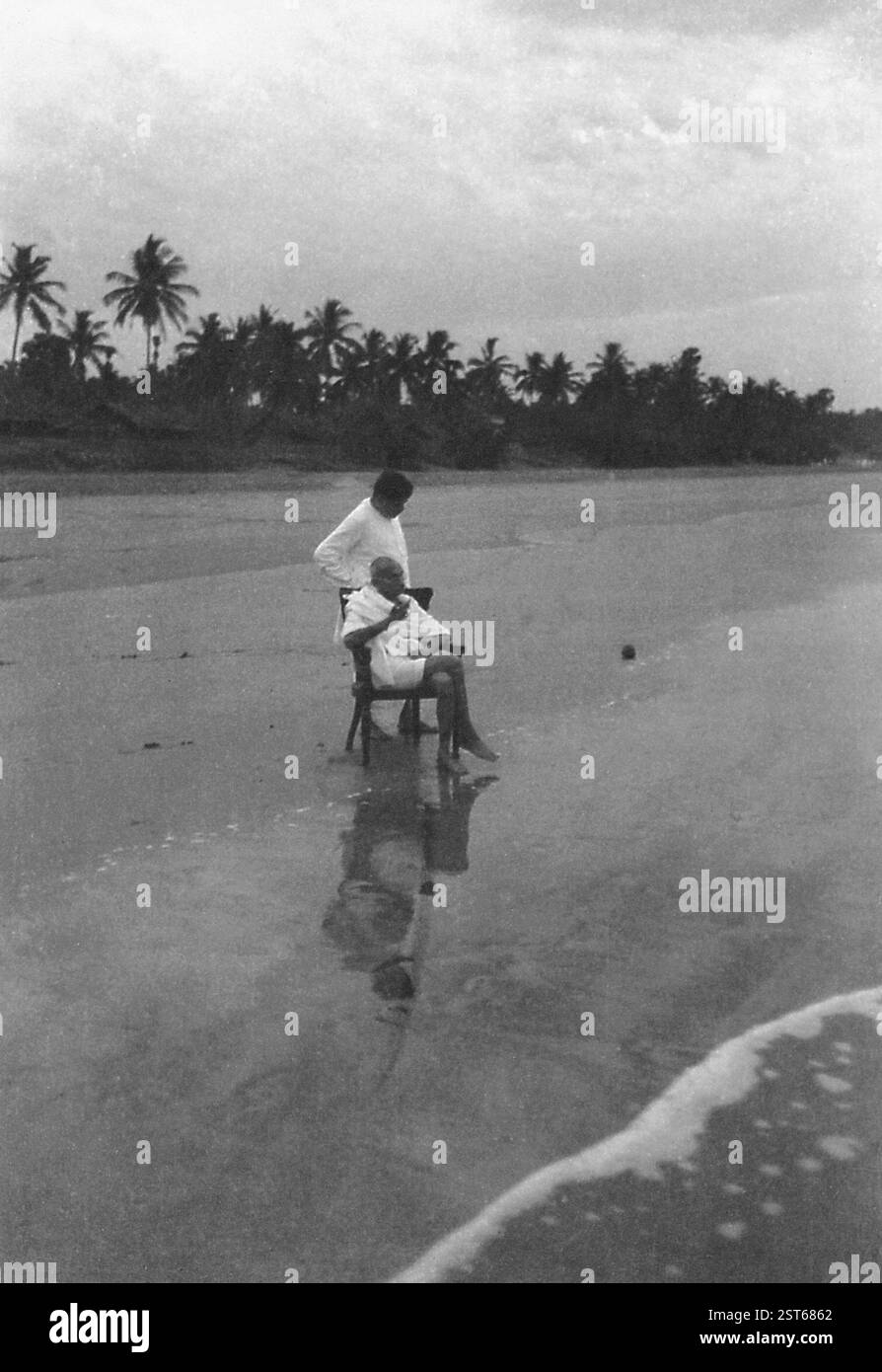 Mahatma gandhi juhu beach hi-res stock photography and images - Alamy