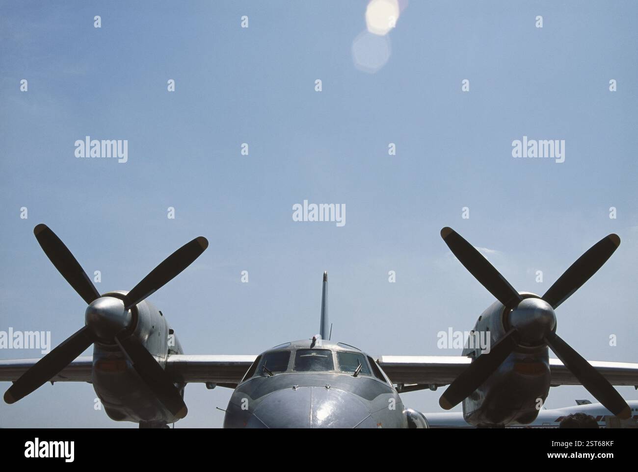 Propeller drives hi-res stock photography and images - Alamy