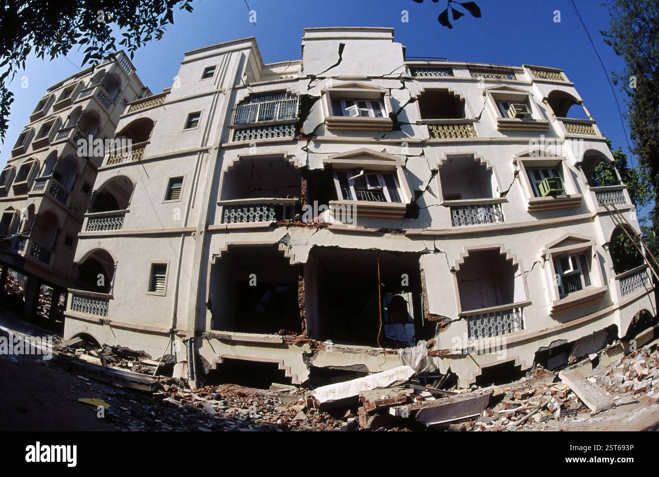 Akshardeep Apartment, ahmedabad, gujarat Earthquakes, india 2001 Stock ...