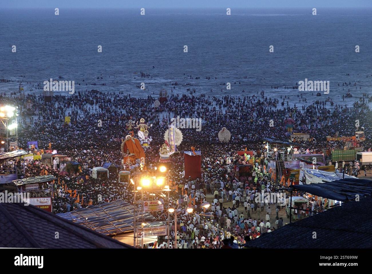 Ganpati visarjan photos hi-res stock photography and images - Alamy
