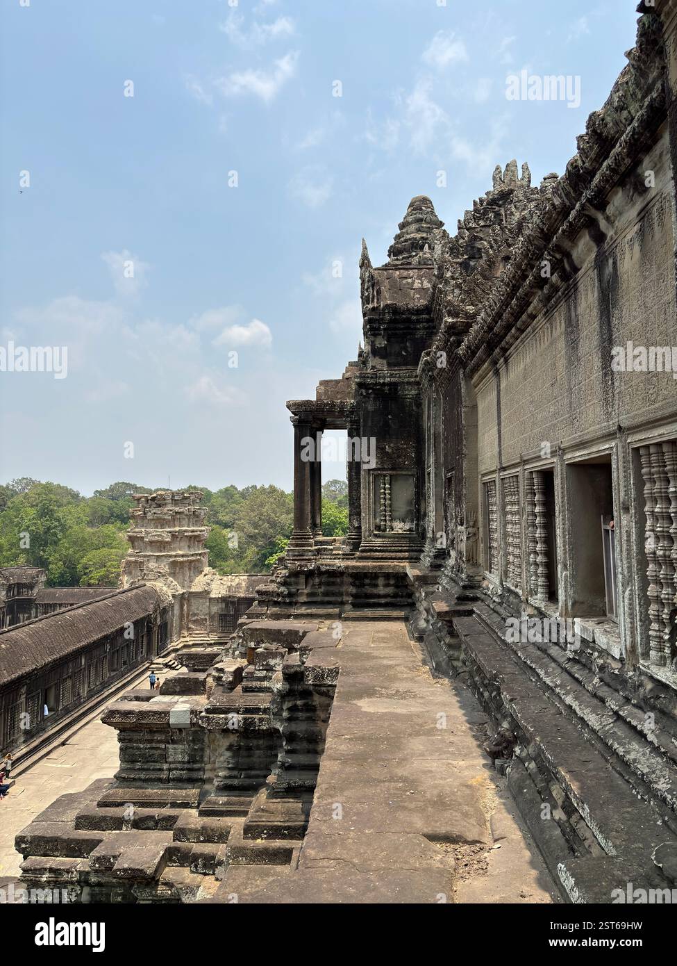 Inside angkor wat temple hi-res stock photography and images - Alamy