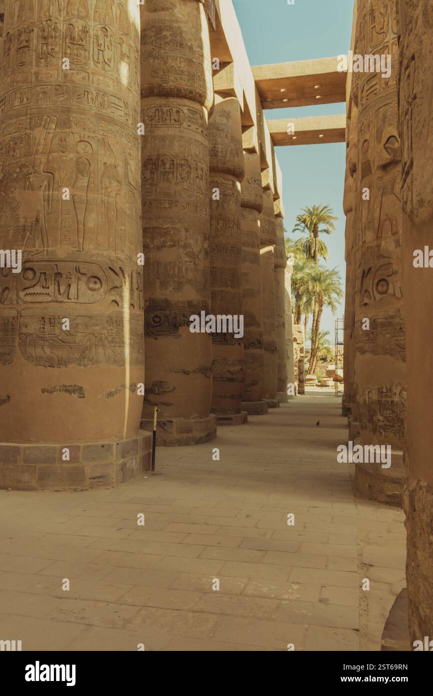 Karnak sandstone monuments hi-res stock photography and images - Alamy
