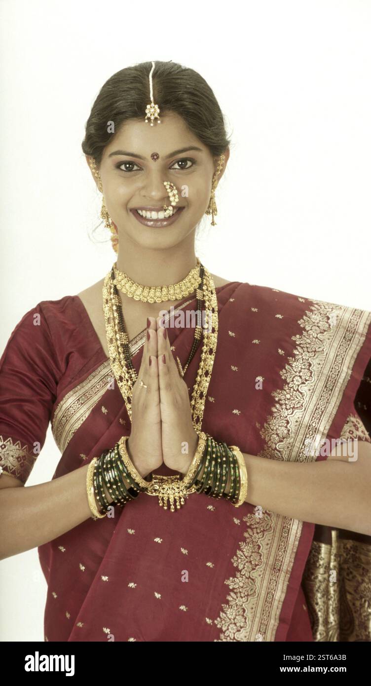 South indian lady welcome hi-res stock photography and images - Alamy