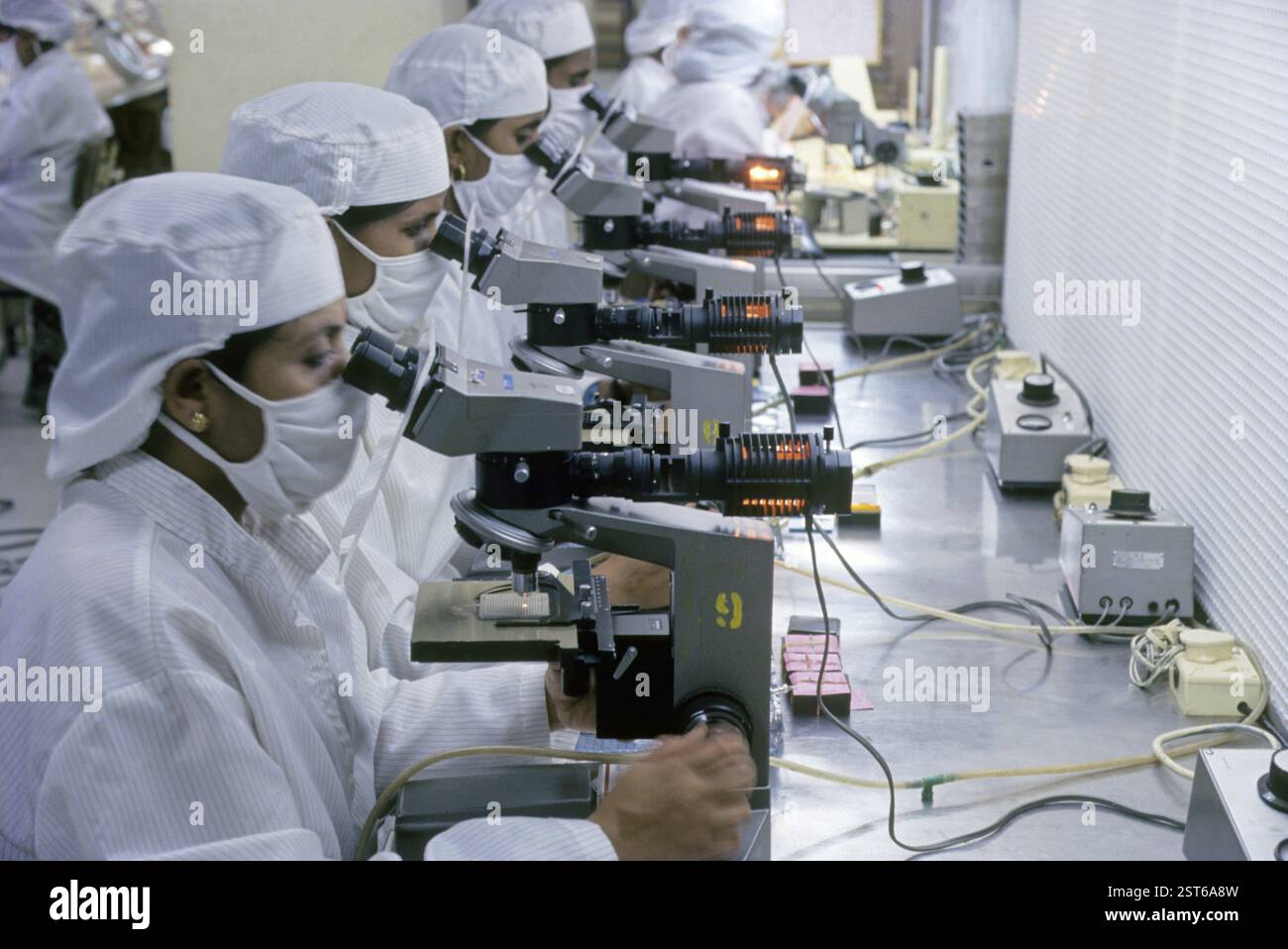 Electronics factory indian hi-res stock photography and images - Alamy
