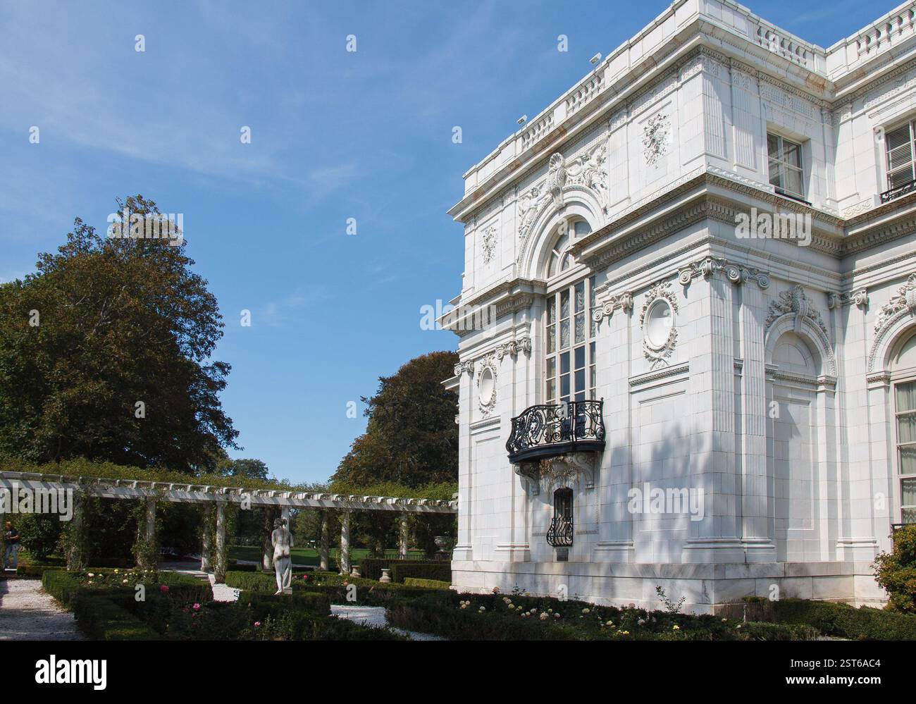 The Rosecliff mansion ornate gardens in Newport, Rhode Island, USA ...