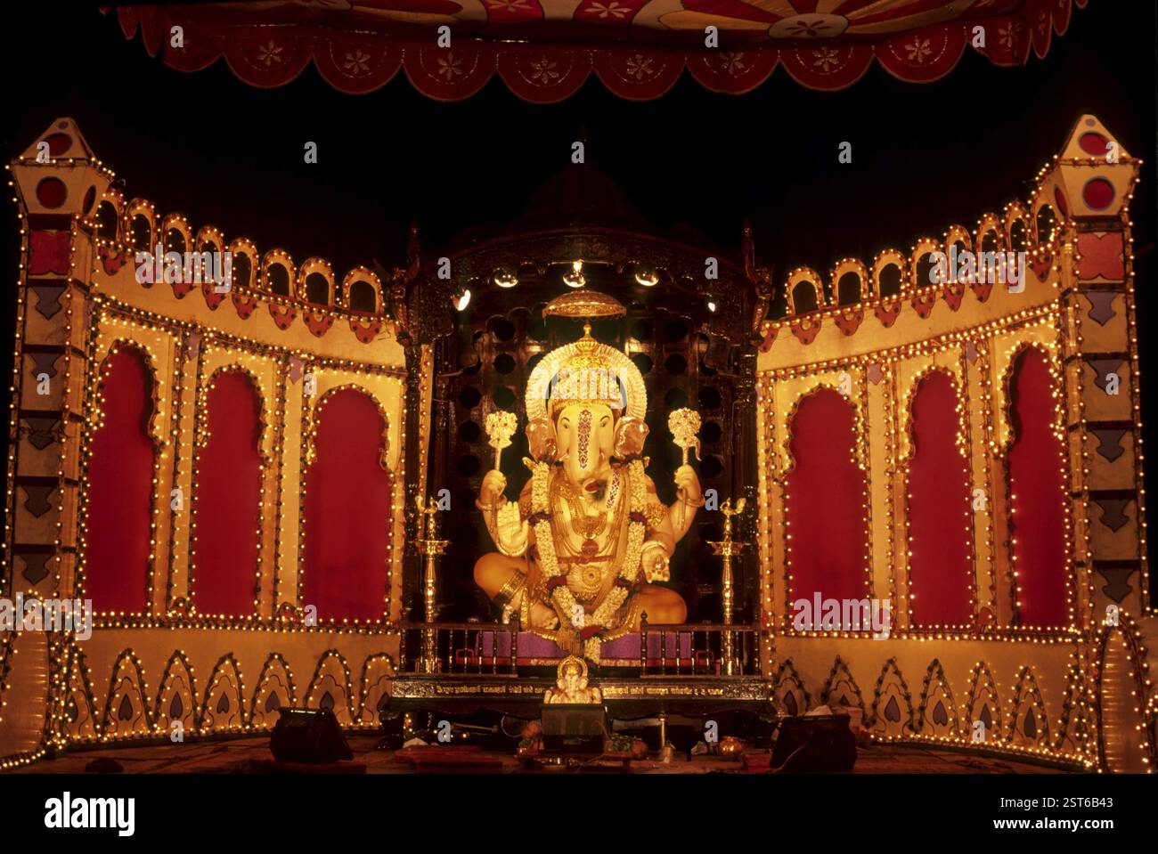 Idol of lord ganesh (elephant headed god), Ganesh ganpati Festival ...