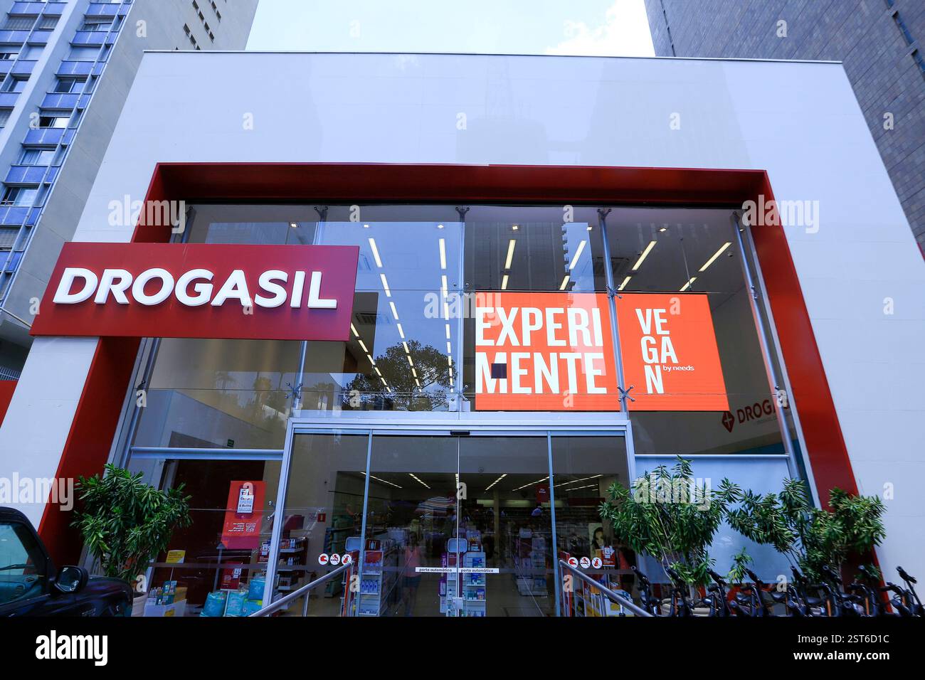 Sao Paulo, Brazil - Nov 03 2019: facade with lettering and logo of ...