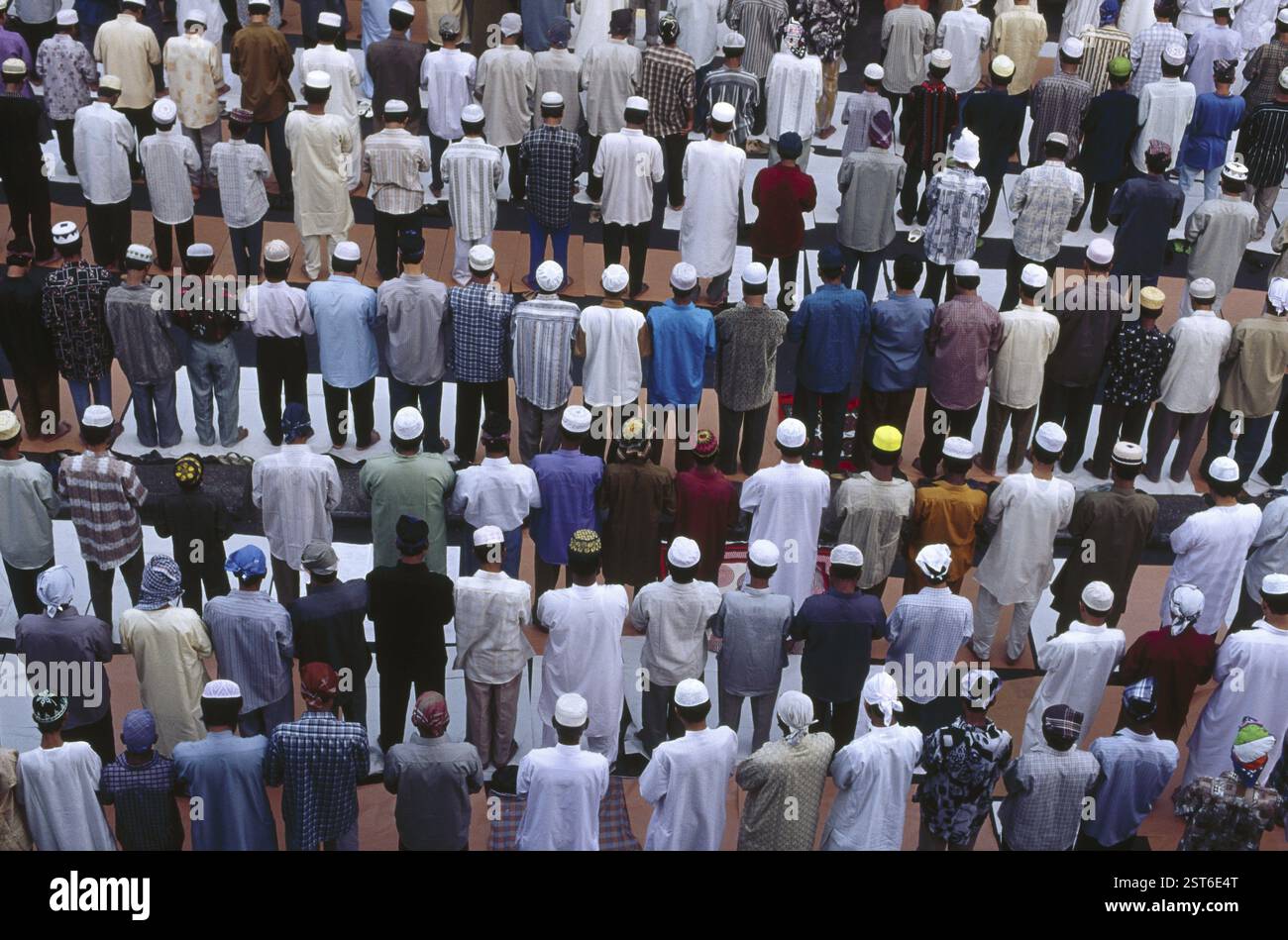 Ramzan Id, Muslim people praying, Namaz, mass prayers, Bombay Mumbai ...