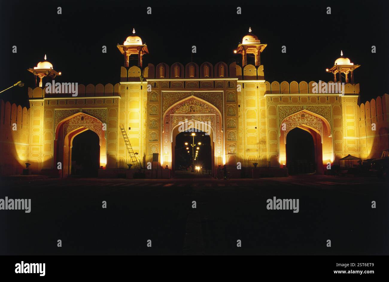 Gates of jaipur, rajasthan, india Stock Photo - Alamy