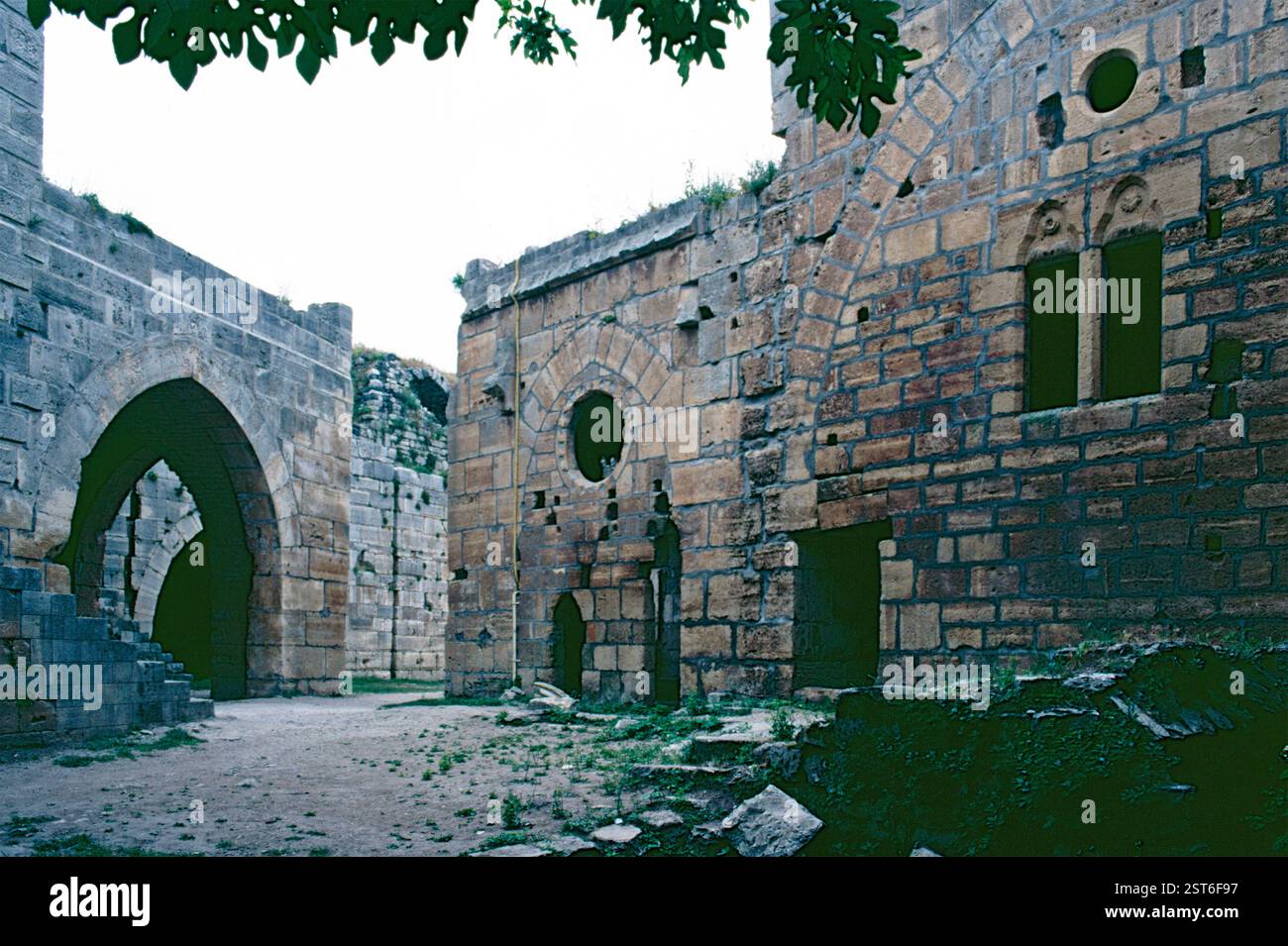 Depots, castle, Krak des Chevaliers, Homs, Syria, May 1987 Stock Photo ...