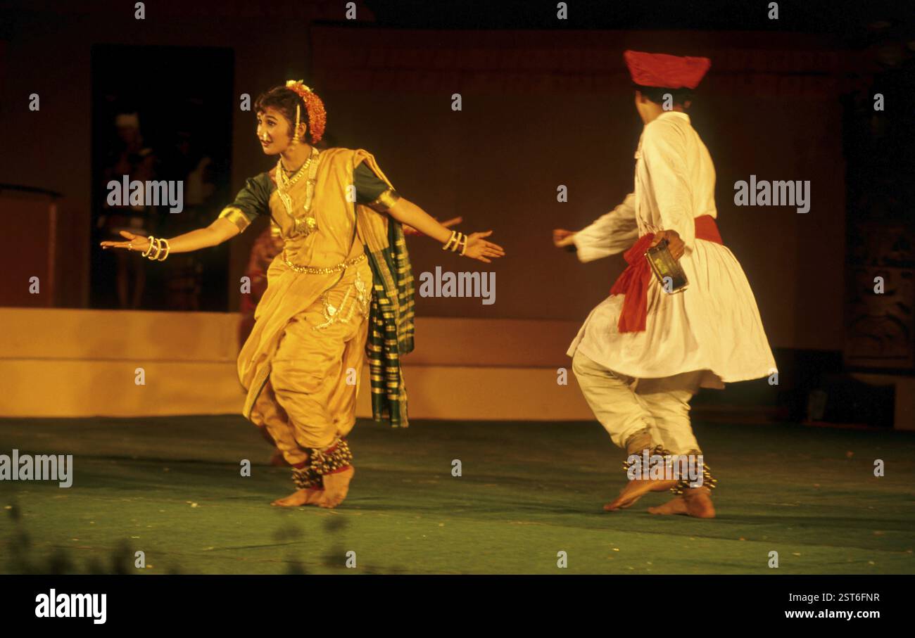 People performing folk dance lawani, maharashtra, india Stock Photo - Alamy
