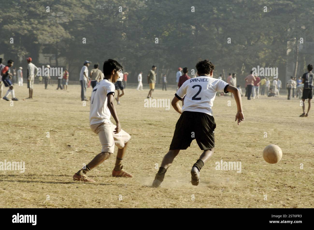 Indian boys play game football hi-res stock photography and images - Alamy
