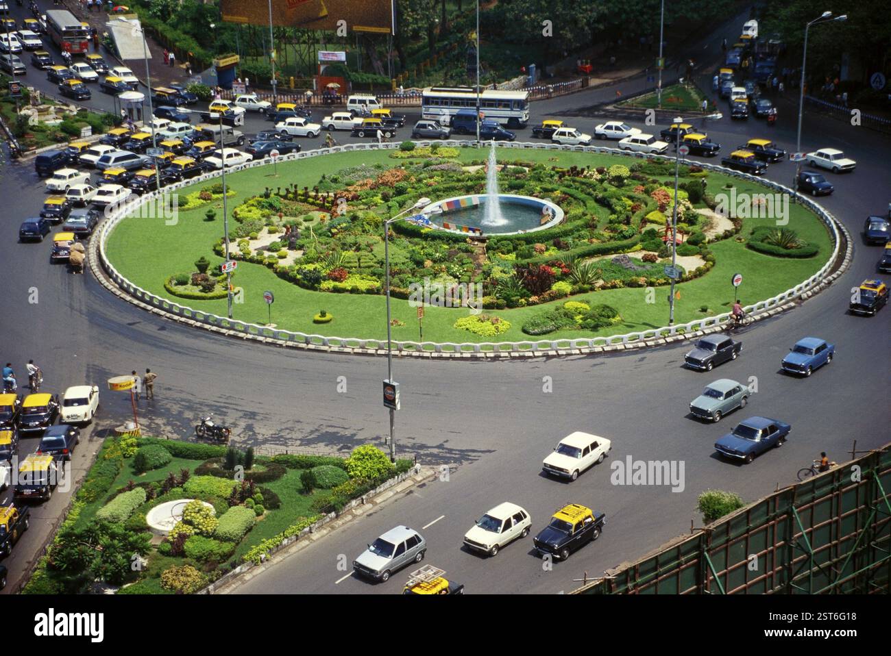 Street view of Bombay Mumbai, Maharashtra, India, Asia Stock Photo - Alamy