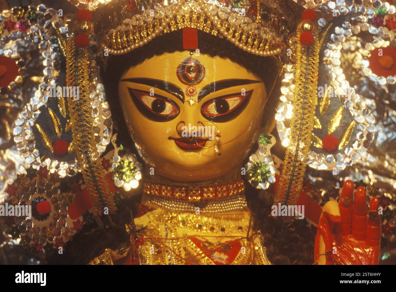 Hindus in bengal goddess durga hi-res stock photography and images - Alamy