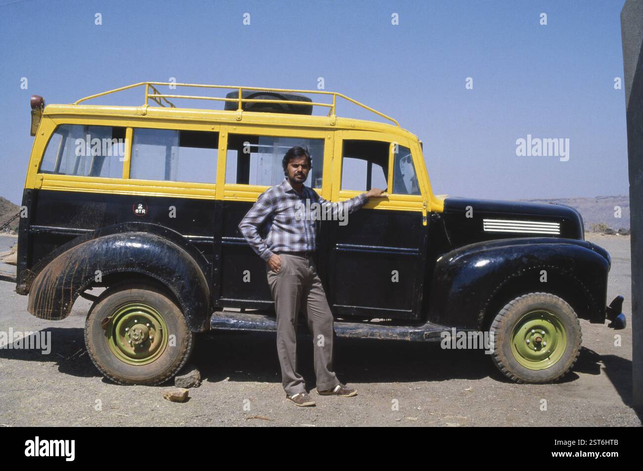 Old taxi, satara, maharashtra, india Stock Photo - Alamy