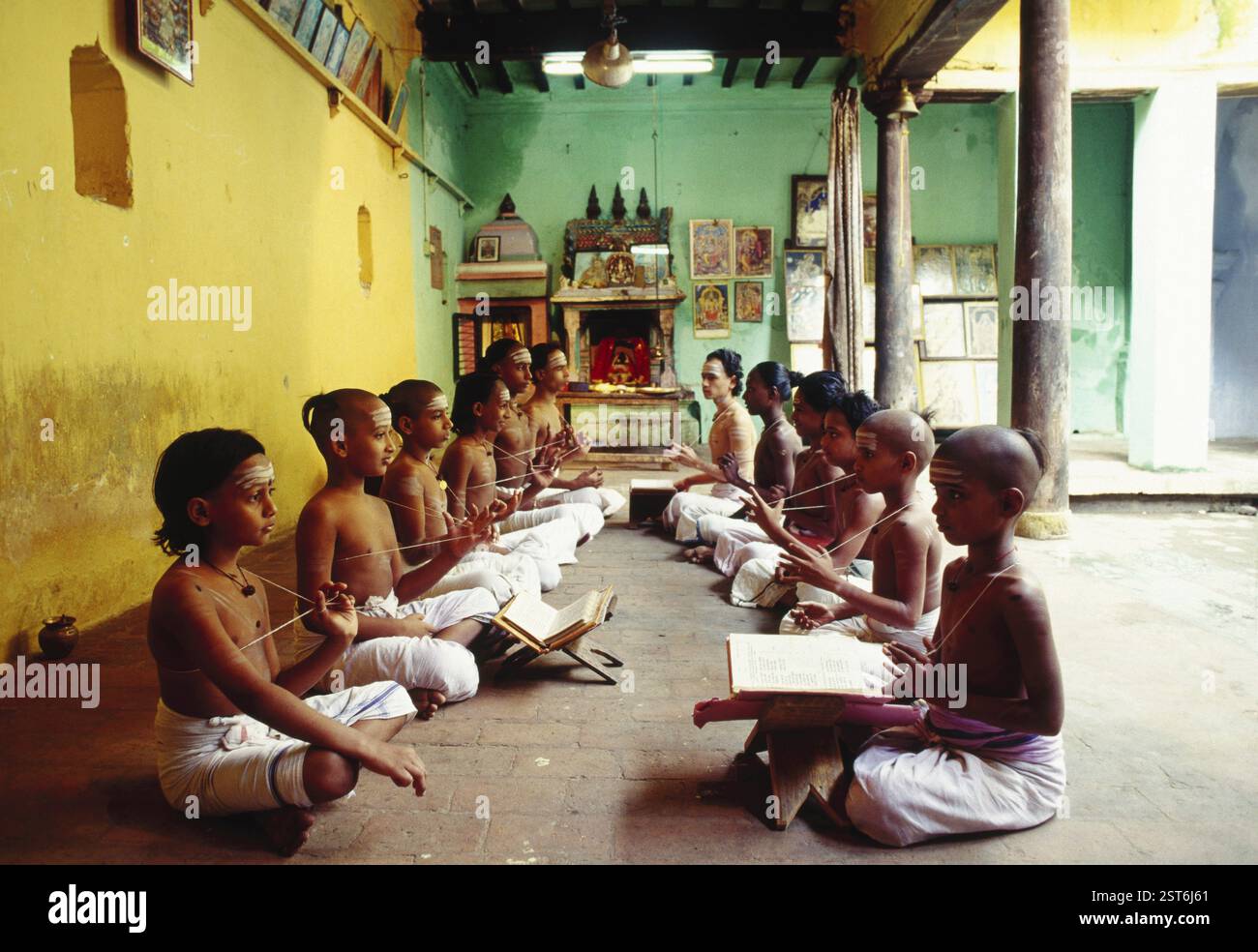 Reciting Vedas, hindu scripture, kumbakonam, tamil nadu, india Stock ...