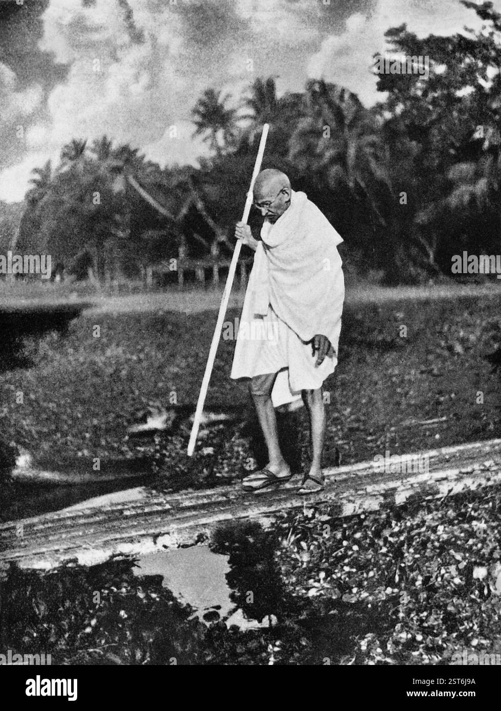Mahatma Gandhi walking in Noakhali West Bengal, India, November 1946 ...