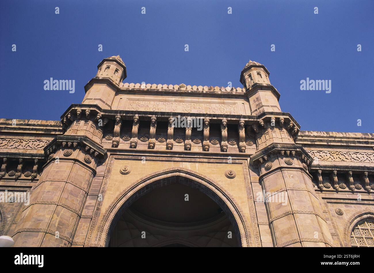Old colonial buildings mumbai india hi-res stock photography and images ...