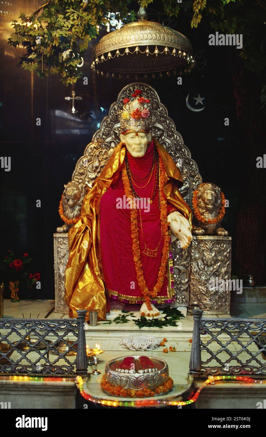 Sai Baba statue in temple, Dehra Dun, Uttaranchal, India, Asia Stock ...