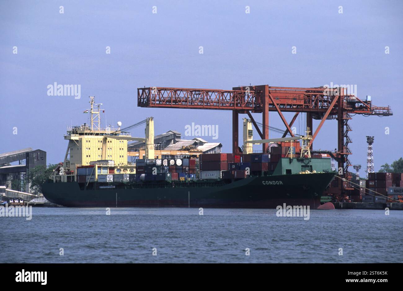 Shipping, cochin port, kerala, india Stock Photo - Alamy