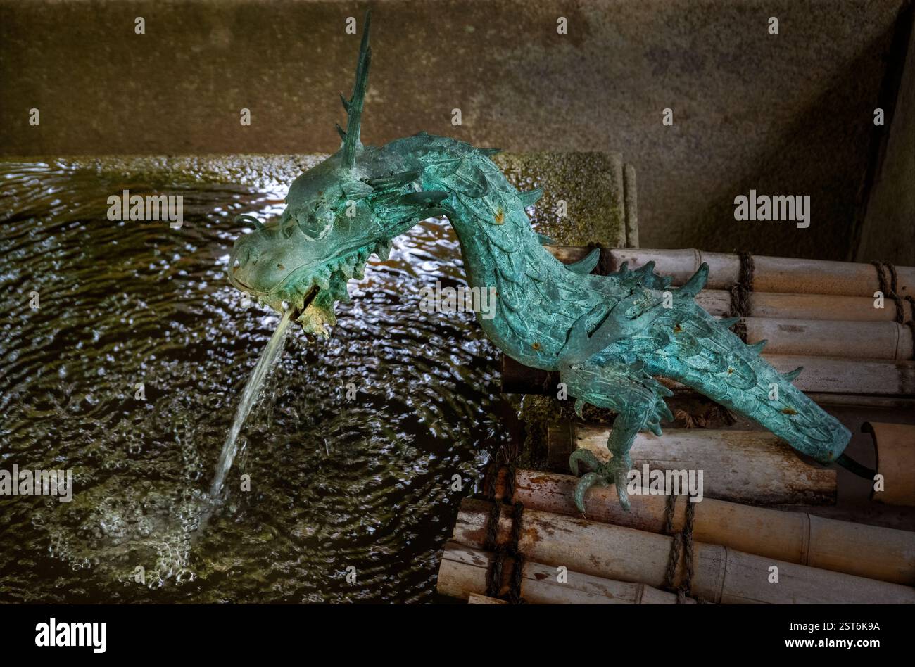 In grounds dragon temple hi-res stock photography and images - Alamy