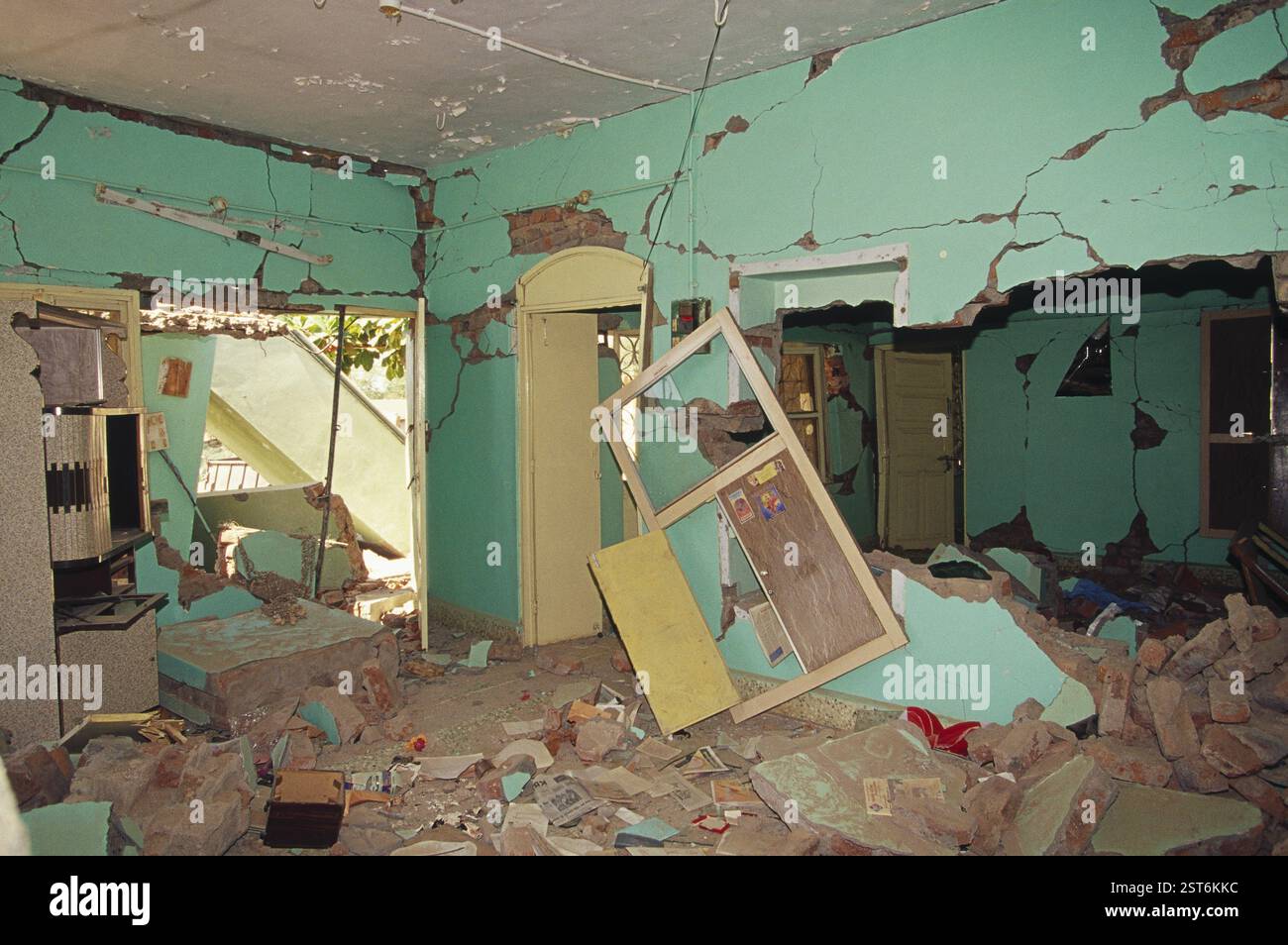 Gujarat earthquake 2001 hi-res stock photography and images - Alamy