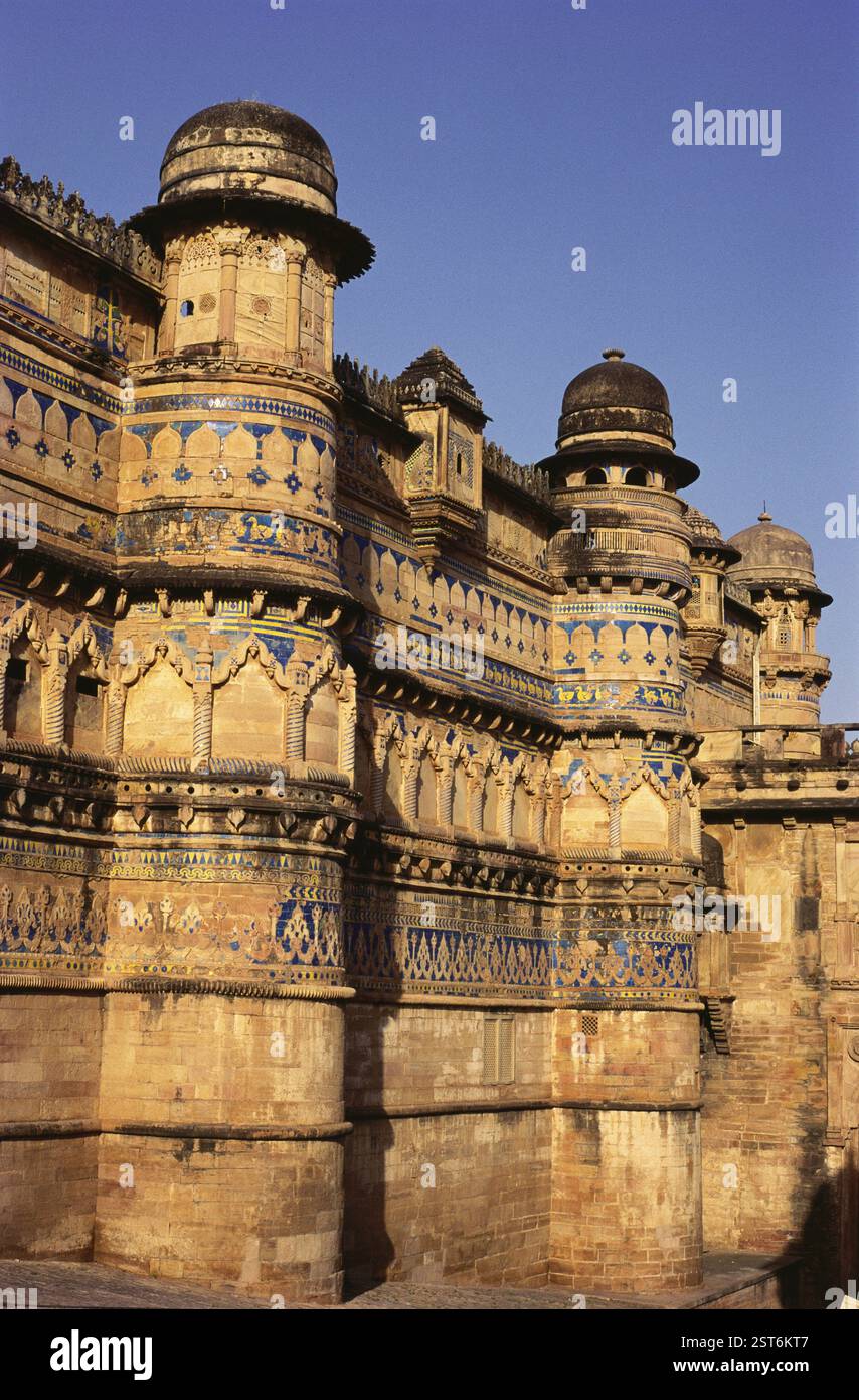 Gwalior fort wall gwalior pradesh hi-res stock photography and images ...