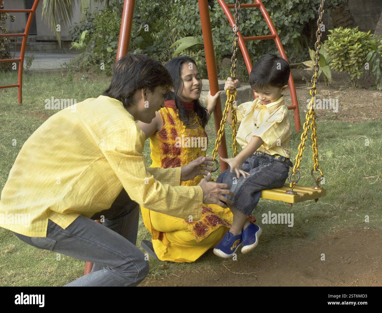 Family, Religion Parsi Zorastrian Relationship, father, mother and ...