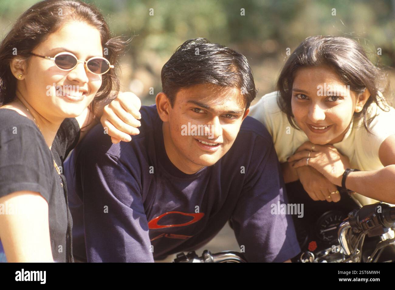 Two young teenage indian hi-res stock photography and images - Alamy