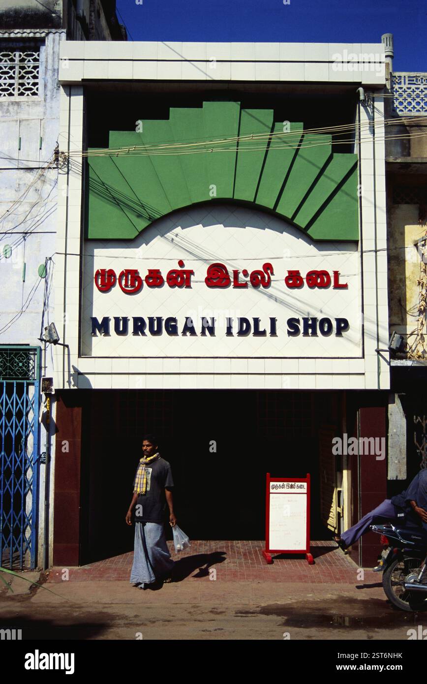 Idly shop hi-res stock photography and images - Alamy