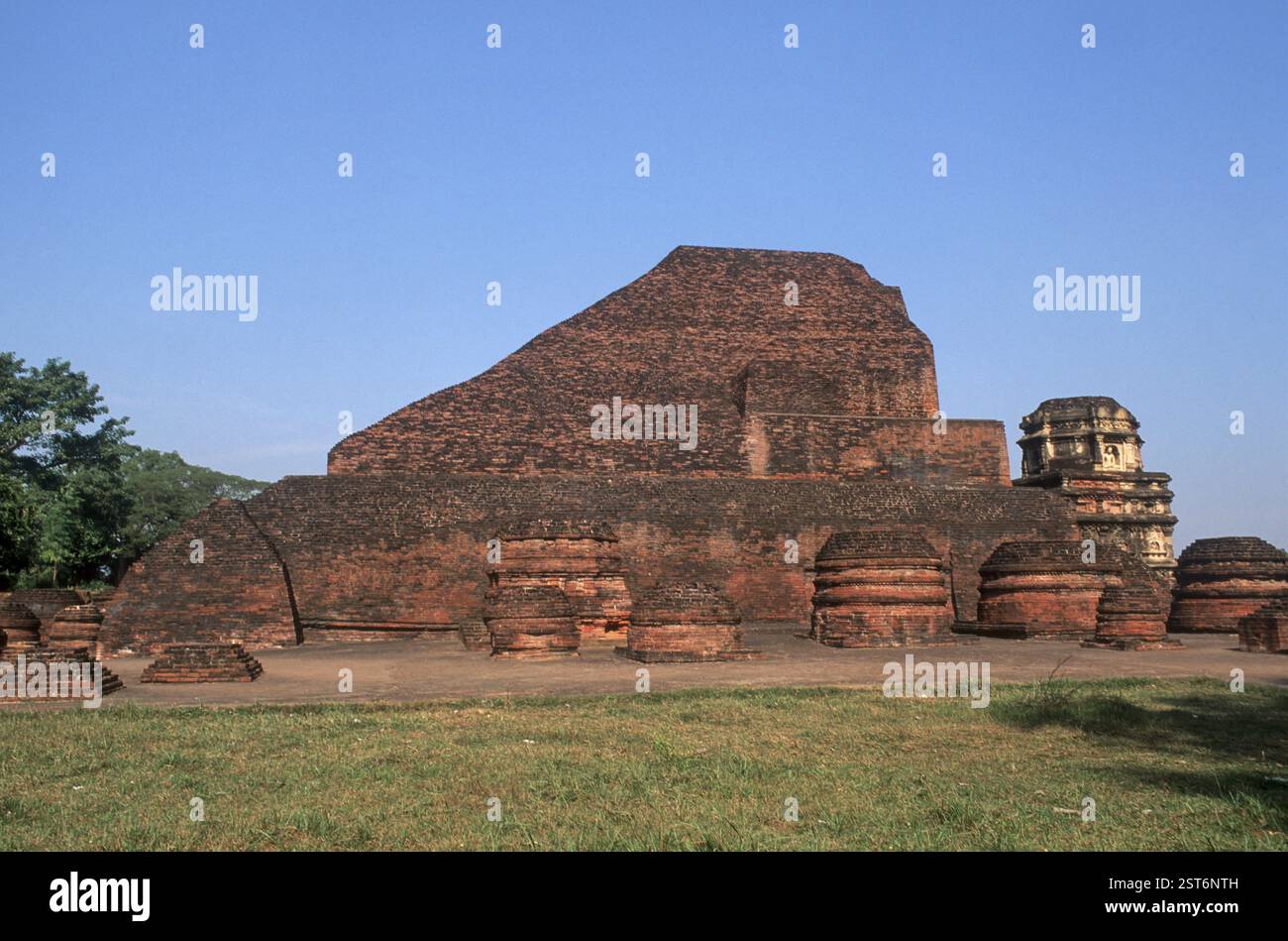 Huge main temple, corner tower and votive stupas, nalanda university ...